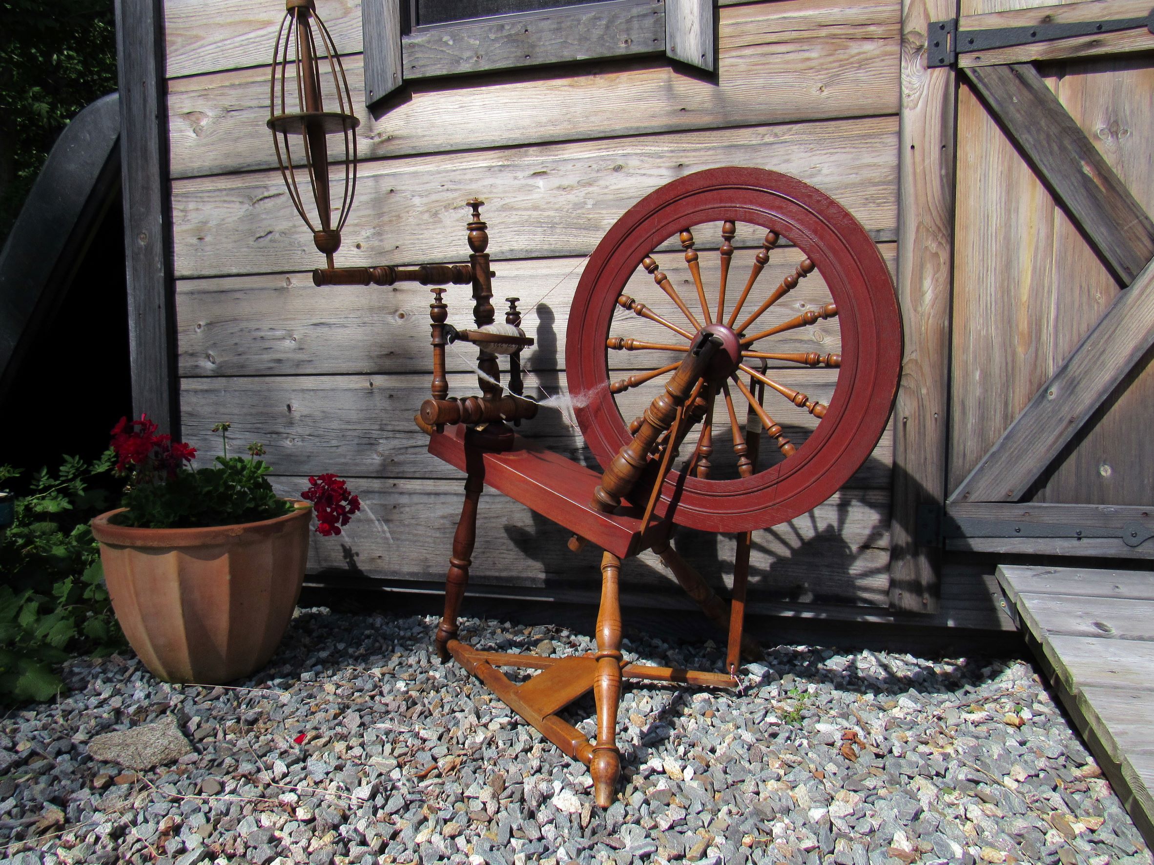 Antique spinning wheels, looms, and fiber tools – Exquisite Machinery