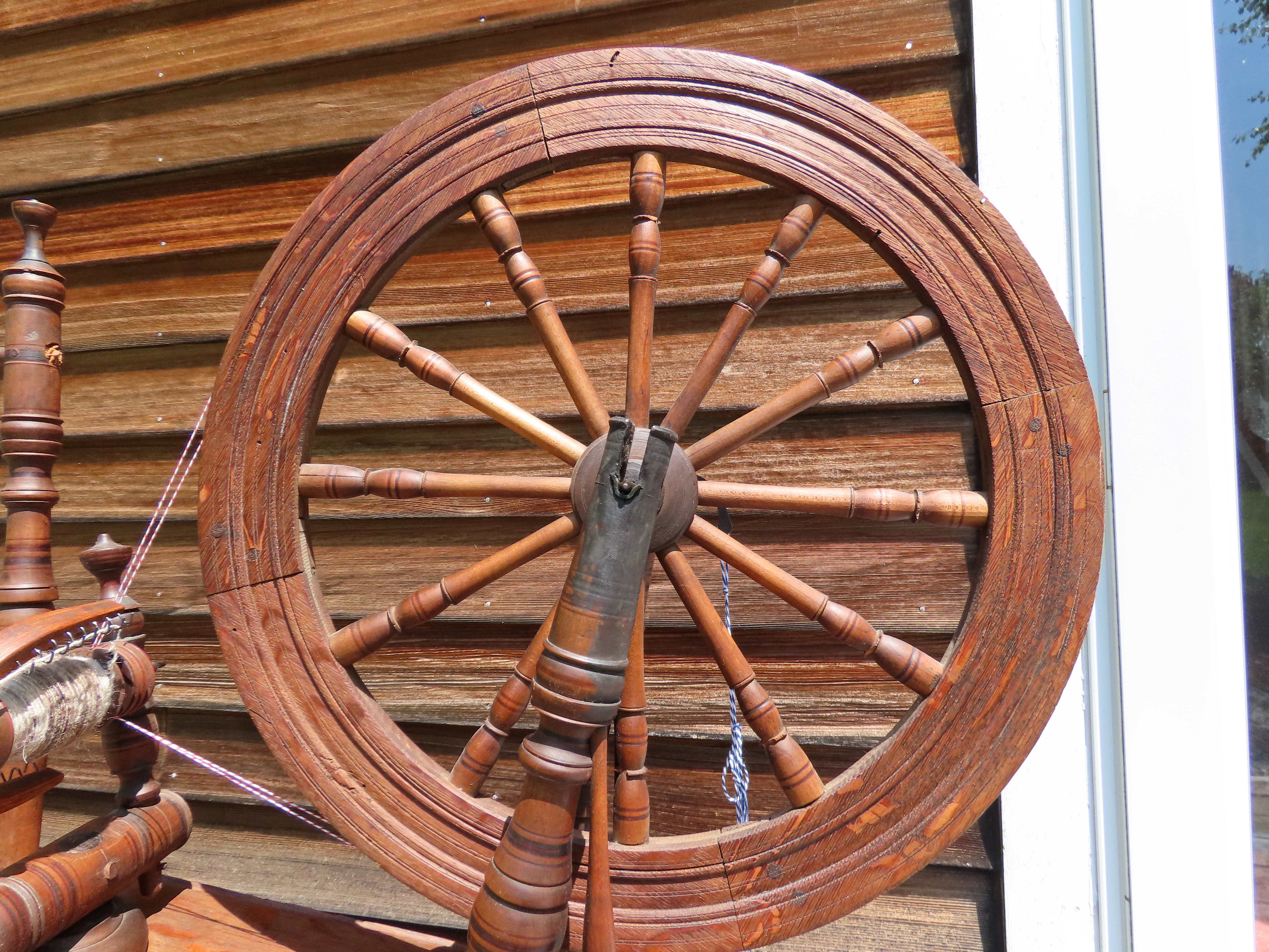 Pennsylvania spinning wheel – Exquisite Machinery