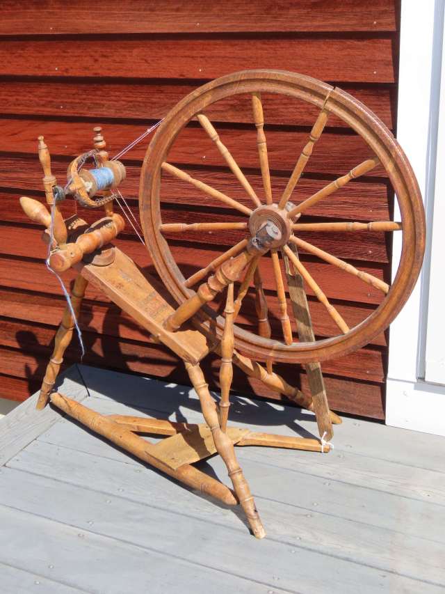 antique spinning wheel – Exquisite Machinery